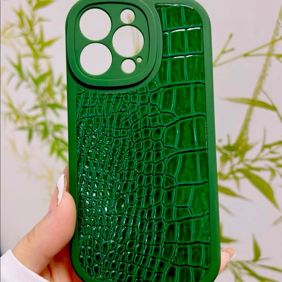 Accessories | Iphone 13 Pro Green Phone Case | Poshmark